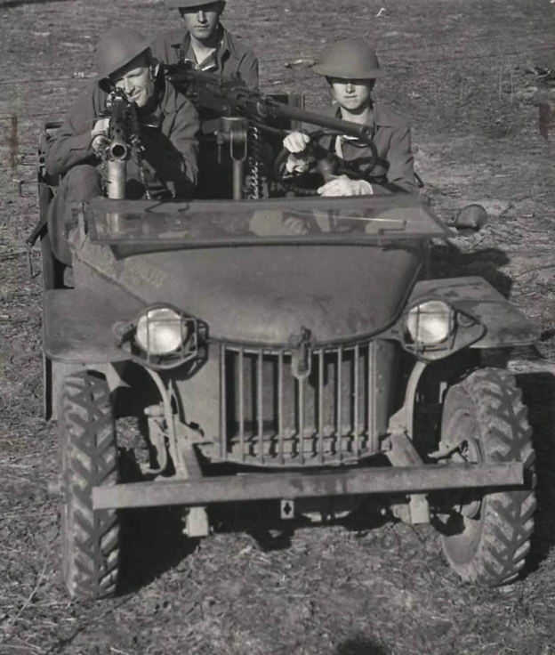 1941 Photo of a Two Gun Bantam BRC-60 on eBay | eWillys